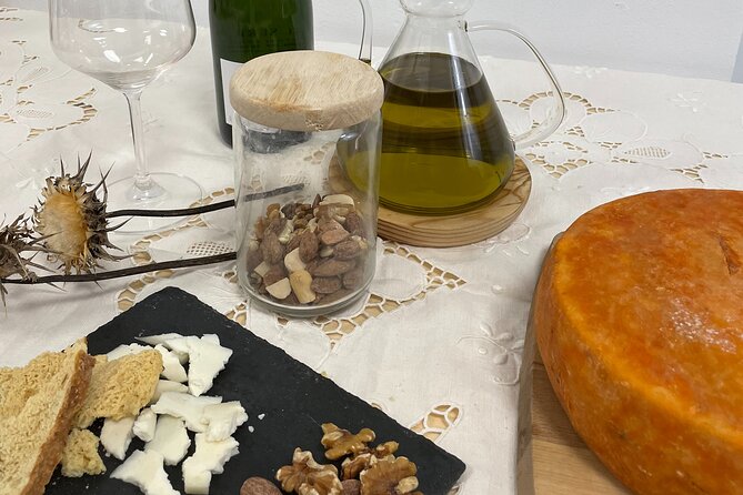 Canarian cheese tasting - Canarian Cheese Tasting: An Authentic Slice of the Canary Islands