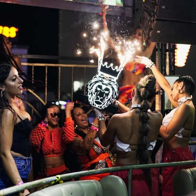 Cancun: 24 K Club Open Bar and Table incluided - Key Points
