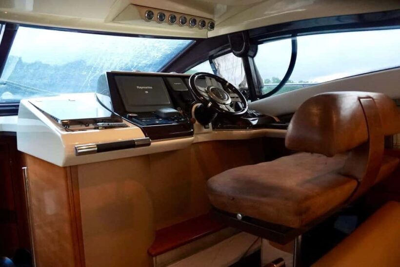 Cancun: Azimut 47 Fly Private Yacht - 6 hours to Isla Mujeres - The Authenticity of the Experience