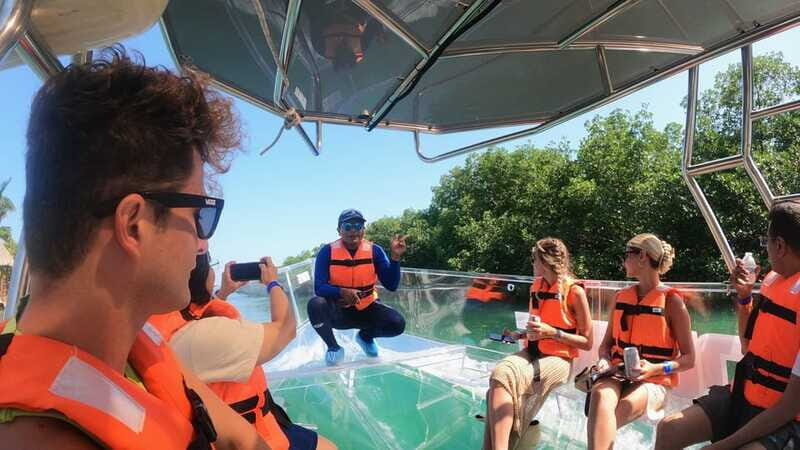 Cancún: Clear Boat Ride with drinks - FAQ