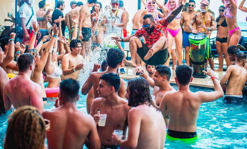 Cancún: Coco Bongo Beach Party Celebrity Package - Key Points