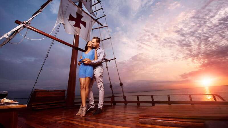 Cancun: Columbus The Romantic Dinner Cruise - An In-Depth Look at the Experience