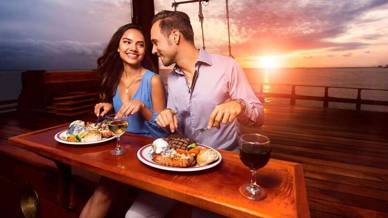 Cancun: Columbus The Romantic Dinner Cruise - FAQs