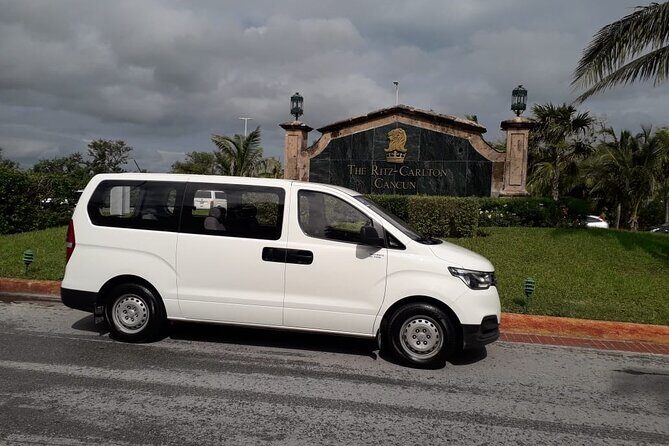 Cancun Int.Airport to The hotel zone cancun 1-3 passengers ROUNDTRIP - Why Choose a Private Transfer from Cancun Airport to the Hotel Zone?