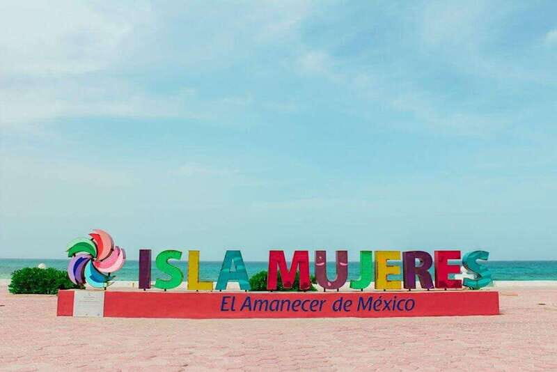 Cancun: Isla Mujeres Yacht Tour - Key Points