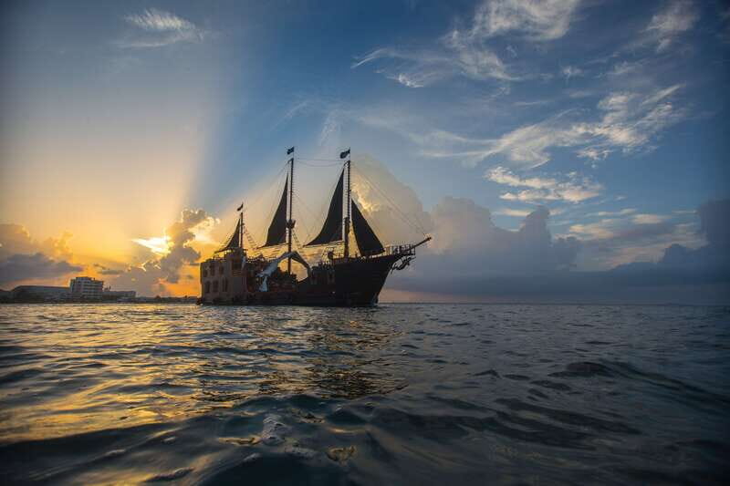 Cancún: Jolly Roger Pirate Dinner Cruise 2025 - FAQ