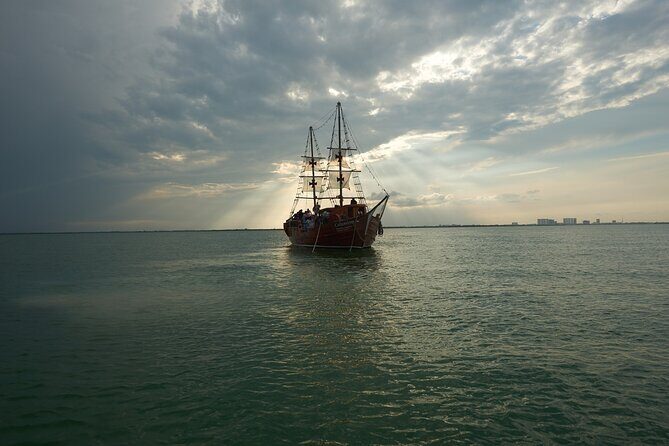 Cancun Lagoon Sunset Sailing Trip aboard classic Galeón with Dinner and Free bar - The Sum Up
