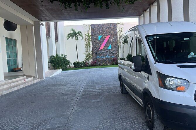 Cancun Private Airport Transfer  One Way & Round Trip Available - Arrival in Cancun: What to Expect