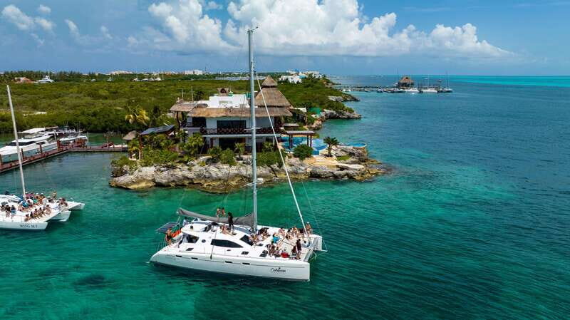 Cancun Private Catamara: Isla Mujeres with Buffet & Open Bar - Key Points