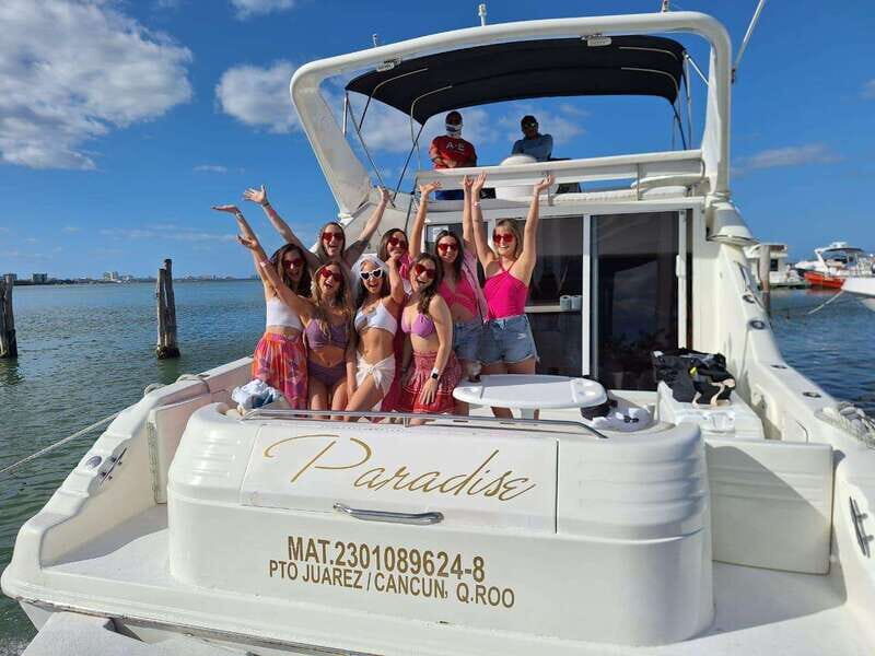 Cancun: Private Luxury 46-Feet Flybridge Yacht Cruise - A Closer Look at the Yacht Cruise Experience