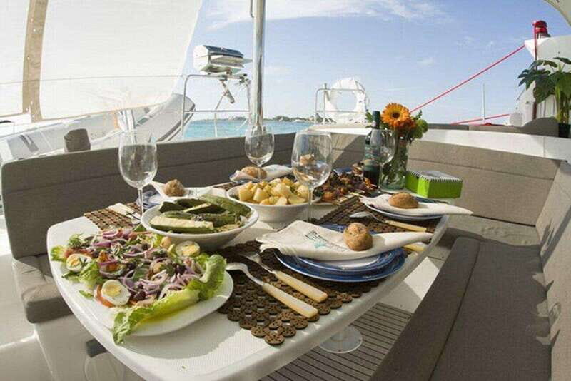 Cancun: Private Luxury Catamaran to Isla Mujeres - A Closer Look at the Experience