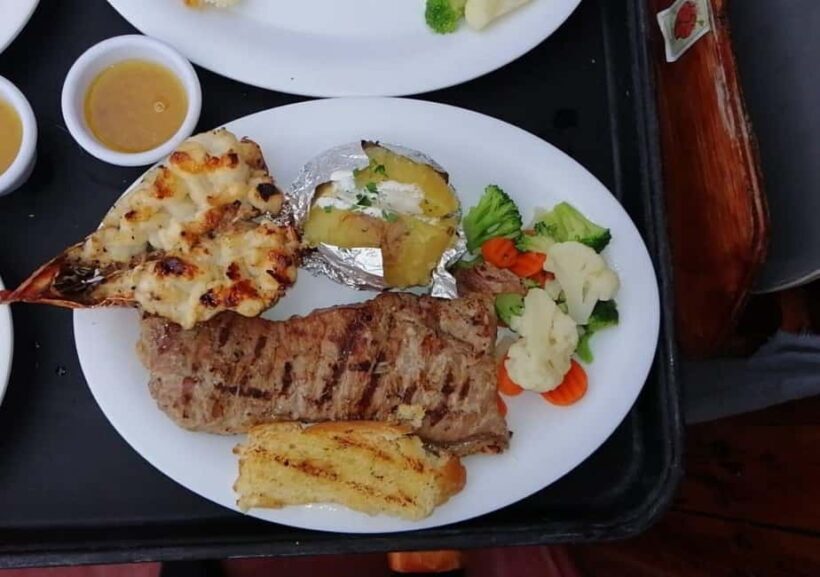 Cancun: Romantic evening in galleon with dinner and open bar - Does the Price Match the Experience?