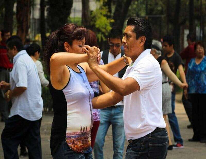 Cancun: Salsa/Bachata Group Class - What This Experience Looks Like