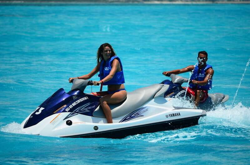 Cancun: Waverunner in Nichupte Lagoon - An Exciting Ride in the Heart of Cancun