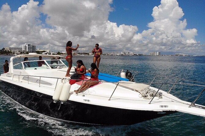 Cancun yachts rental BEATIFUL YACHT 46FT, 15 PAX MAX 25P6 - The Experience: What to Expect on Your Yacht Day
