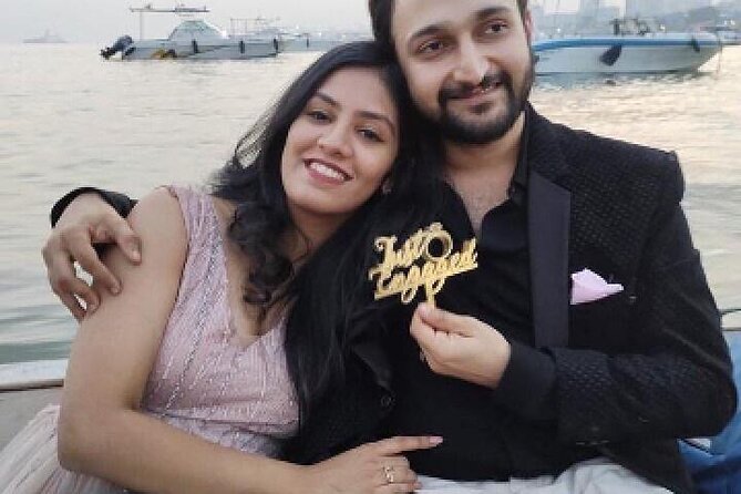 Candlelight Dining Experience for Two On a Yacht in Mumbai - What Makes This Experience Special