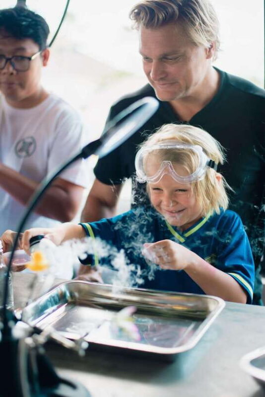 Canggu: Fun physics and chemistry experiments at Wild Experience Bali - Canggu: Fun physics and chemistry experiments at Wild Experience Bali