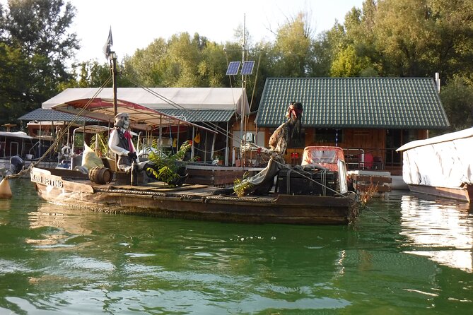 Canoe trip on Danube river with BBQ - Authenticity and Experience