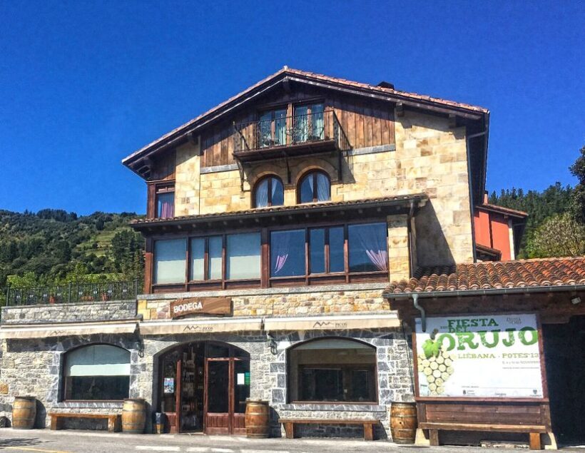 Cantabria: Wine and Liquor Tasting Guided Tour with Snacks - A Closer Look at the Cantabria Wine and Liquor Tour