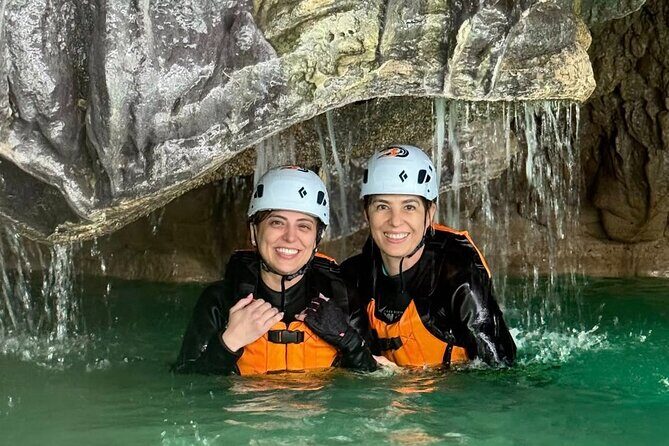 Canyoning in Matacanes : Rappelling, Jumping and Natural Slides - Key Points