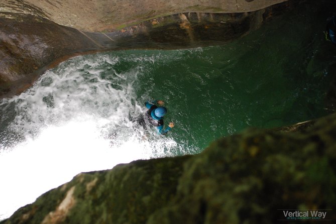 Canyoning sports day in the Furon en Vercors - Grenoble - The Guides and Safety