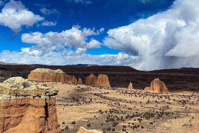Capitol Reef Private Tour in Cathedral Valley and Bentonite Hills - Why This Tour Works