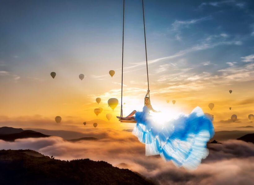 Cappadocia: Taking photo with Swing at hot air balloon view - The Value in Perspective