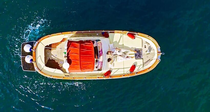 Capri: 2-hour boat tour of the caves and stacks - FAQ