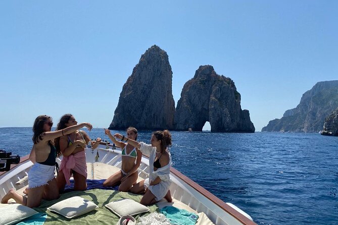 Capri Boat Tour: Grottoes, Swim & Sip Limoncello in a Small Group - Inclusion and Meeting Details