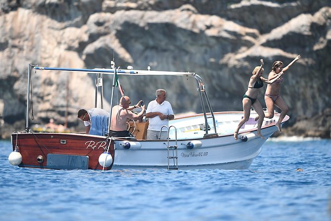 Capri Boat Tour: Grottoes, Swim & Sip Limoncello in a Small Group - Swimming and Snorkeling Opportunities