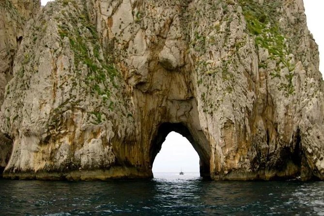 Capri: Boat Tour, Priority Tickets & Blue Grotto (Optional) - Key Landmarks on the Capri Boat Tour
