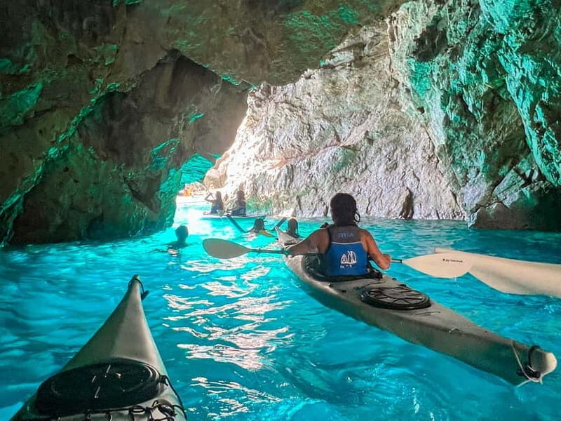 Capri: Caves and Beaches Kayaking Tour with GoPro Photos - Detailed Breakdown of the Itinerary