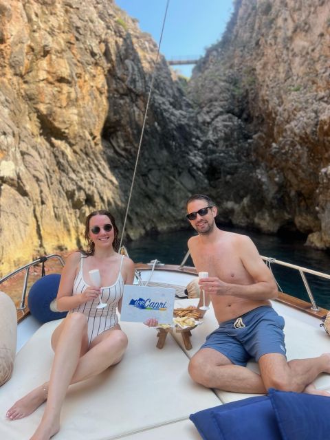 Capri: exclusive boat tour - Key Points