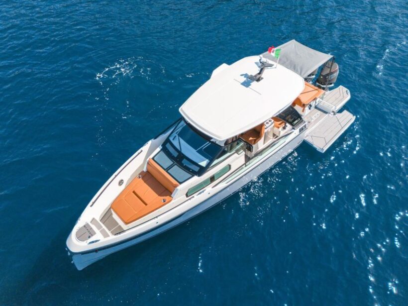 CAPRI: FULL DAY PRIVATE BOAT TOUR ON LUXURY TENDER - Introduction