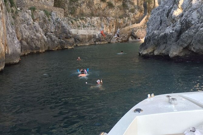 Capri Island in Private Luxury 40 feet Speedboat from Naples - Who Should Consider This Tour?