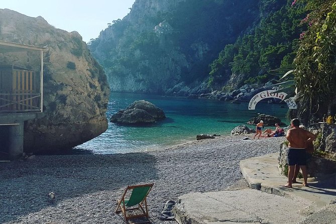 Capri Private Boat Tour From Sorrento - Experiencing Lunch on the Island