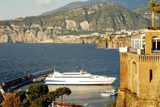 Capri Private Boat Tour from Sorrento, Positano or Naples - Yacht Klase 50 - A Review of the Capri Private Boat Tour from Sorrento, Positano, or Naples on Yacht Klase 50