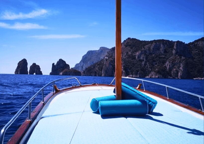 Capri: Private Island Boat Tour with Snorkeling and Swimming - The Guide and Atmosphere