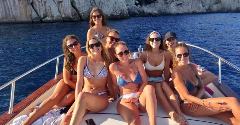 Capri: private tour in a typical boat - Key Points