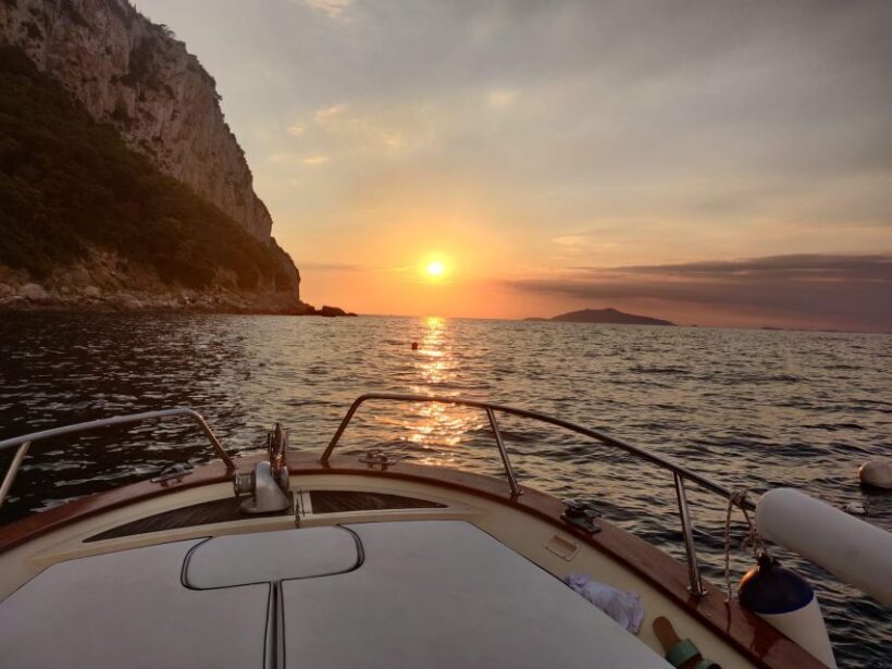 Capri: private tour in a typical boat - The Value of a Private Boat Experience