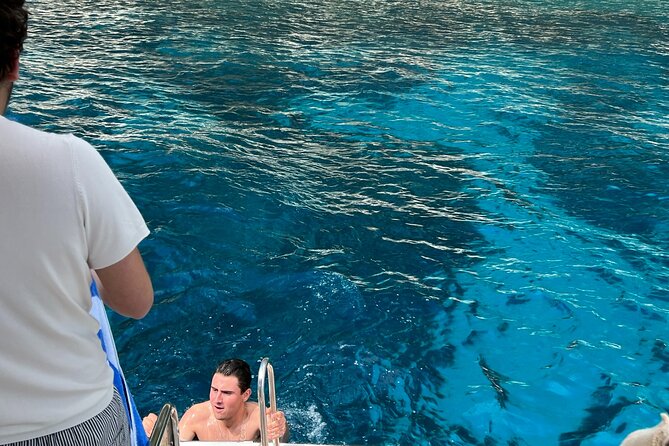 Capri Secret Corners Semi-Private Boat Tour With Local Captain - Tour Itinerary and Experiences