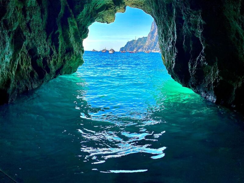 Capri: Tour of the island with caves and Faraglioni - Who Is This Tour Best For?