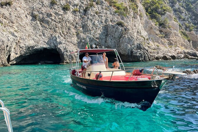 Capri tour with "Gozzo" (3 hours) - FAQ