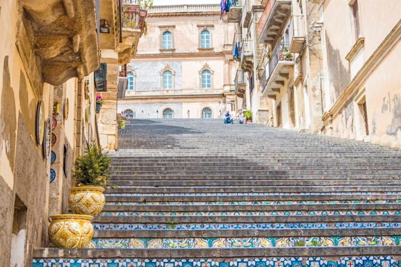 Car/Minivan tour from Syracuse to Villa Romana del Casale and Caltagirone - The Sum Up