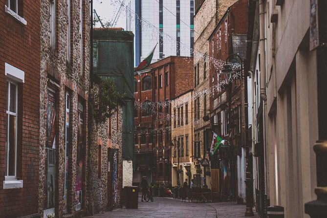 Cardiff Like a Local: Customized Private Tour - Meet Your Local Guide: The Lokafyer Experience