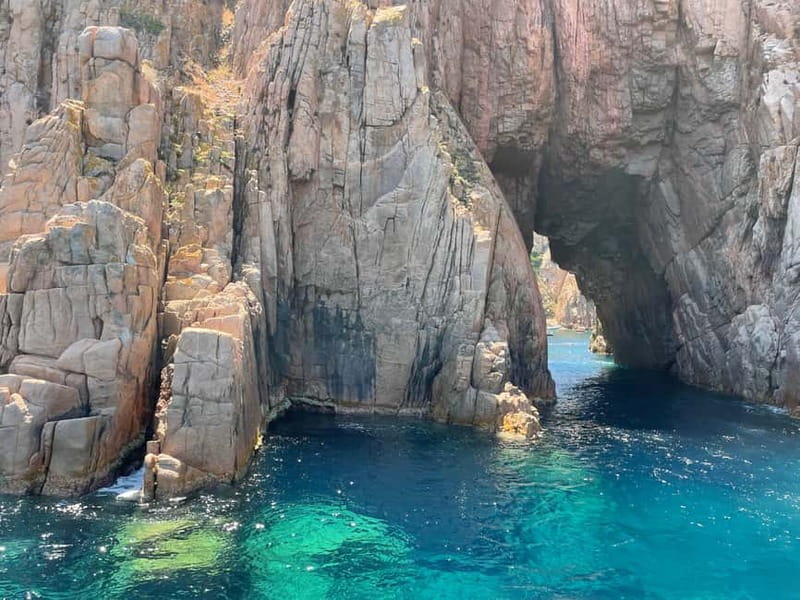 Cargèse: Calanques of Piana on a family boat - FAQ