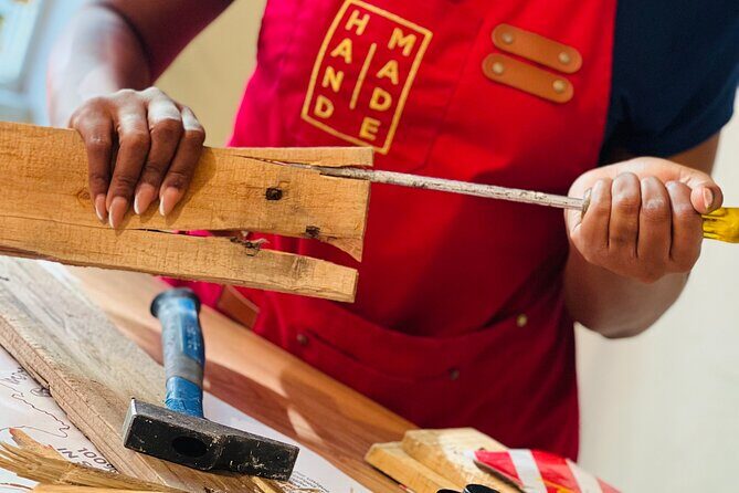 Caribbean Driftwood Making in San Juan - FAQ