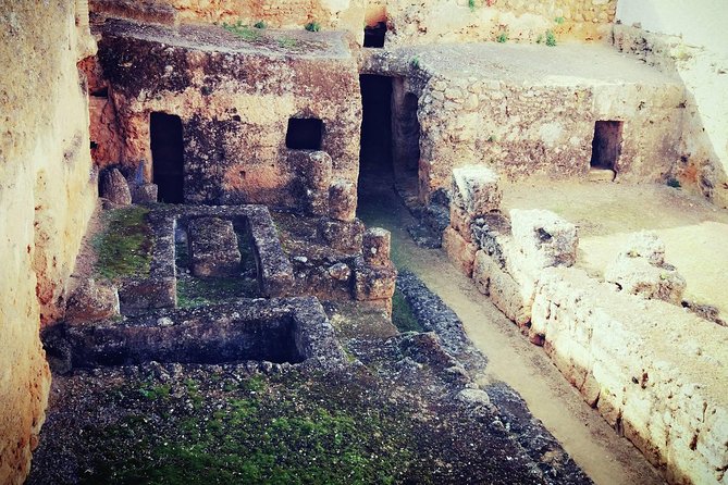 Carmona and Necropolis: Guided Day Tour From Seville - Meeting Points and Pick-up/Drop-off