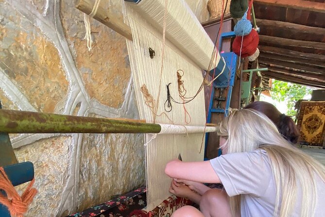 Carpet Weaving Art Lessons & Experience - Potential Drawbacks or Considerations