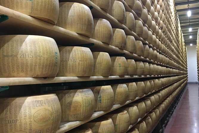Cars&Food: Lambo, Ferrari, Parmigiano, Balsamic, PrivateTransport - Countryside Lunch